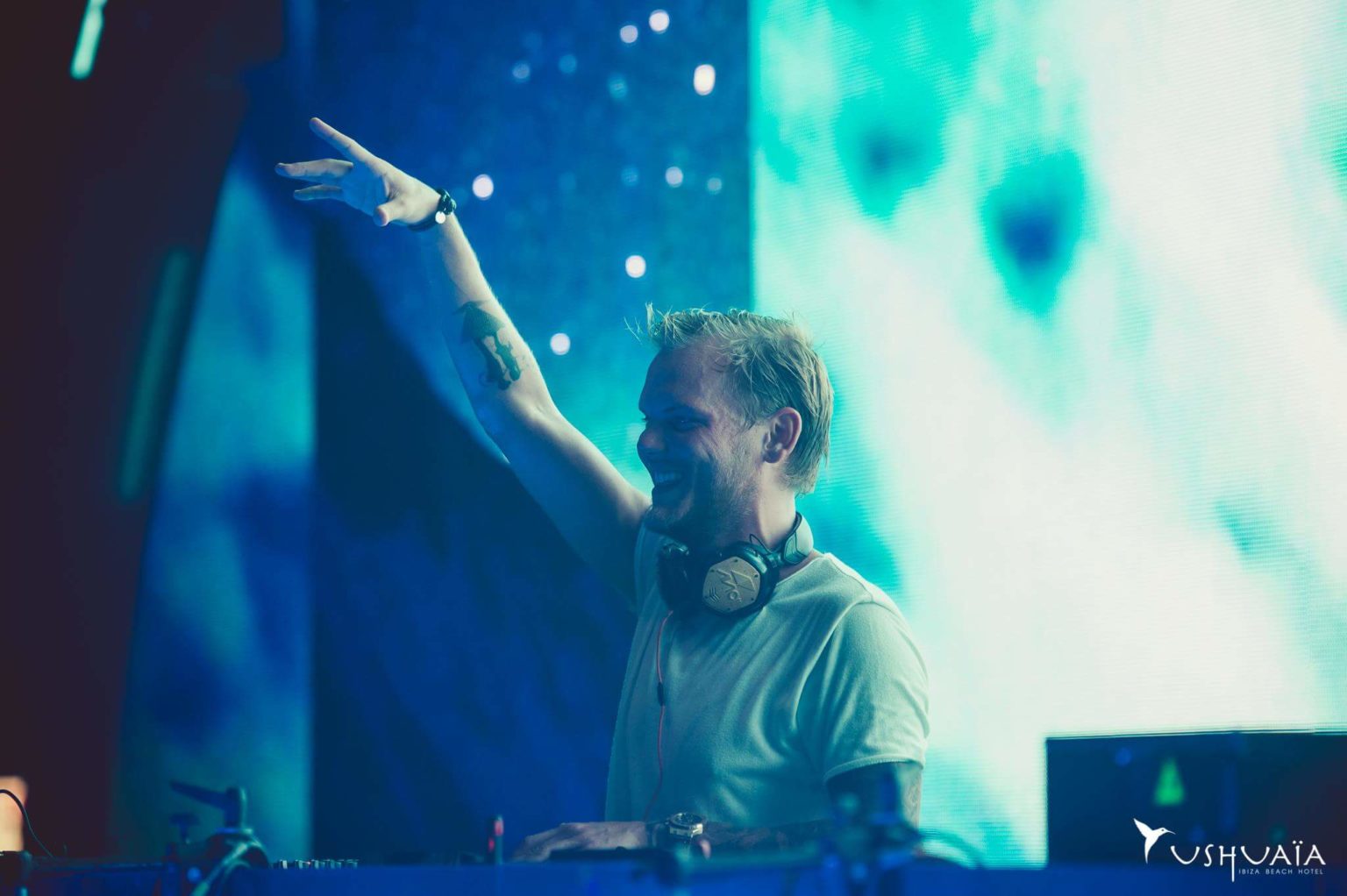 A Look Back at Avicii\'s Final Show - EDM Chicago