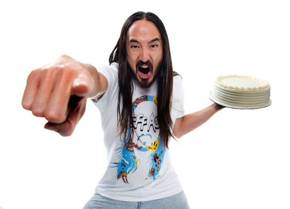 Steve Aoki got his cake thrown back at him at his birthday party (Watch ...