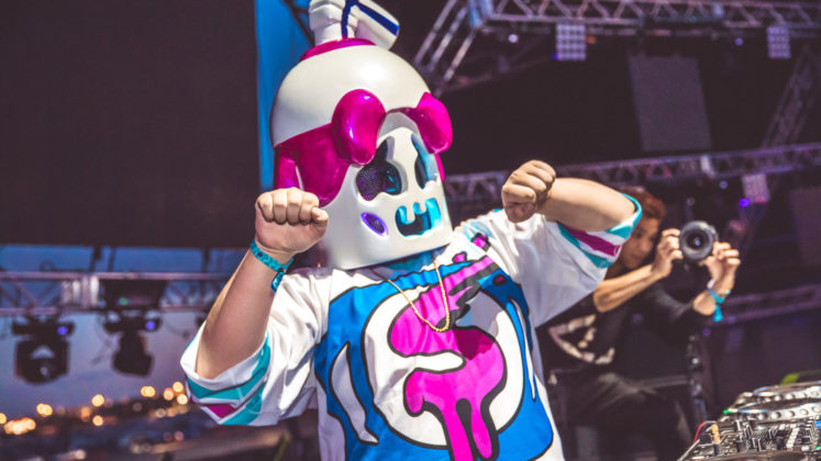Slushii Showcases New "Slushmello" Helmet During Set - EDM Chicago
