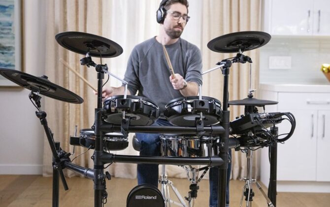 How to Choose an Electronic Drum Kit for Beginners? - EDM Chicago