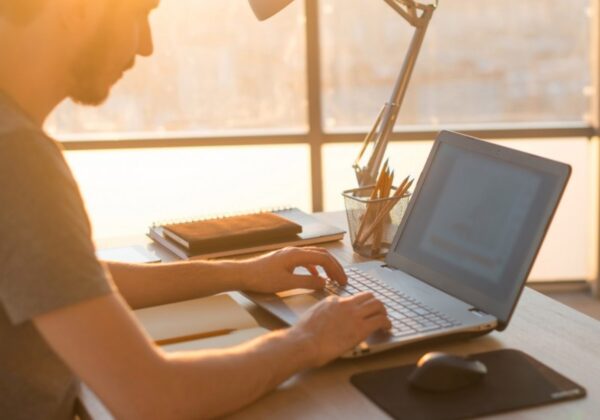 7 Important Things to Consider Buying a Used Laptop - EDM Chicago