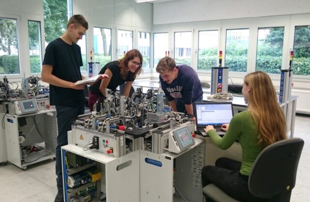 What Do Students Need to Know About Trade or Vocational Training ...