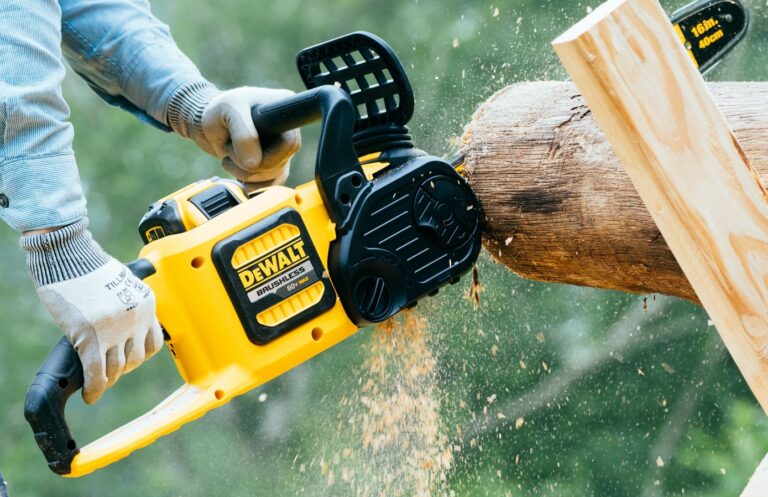 6 Essential Tools You Need For Bush Trimming - EDM Chicago
