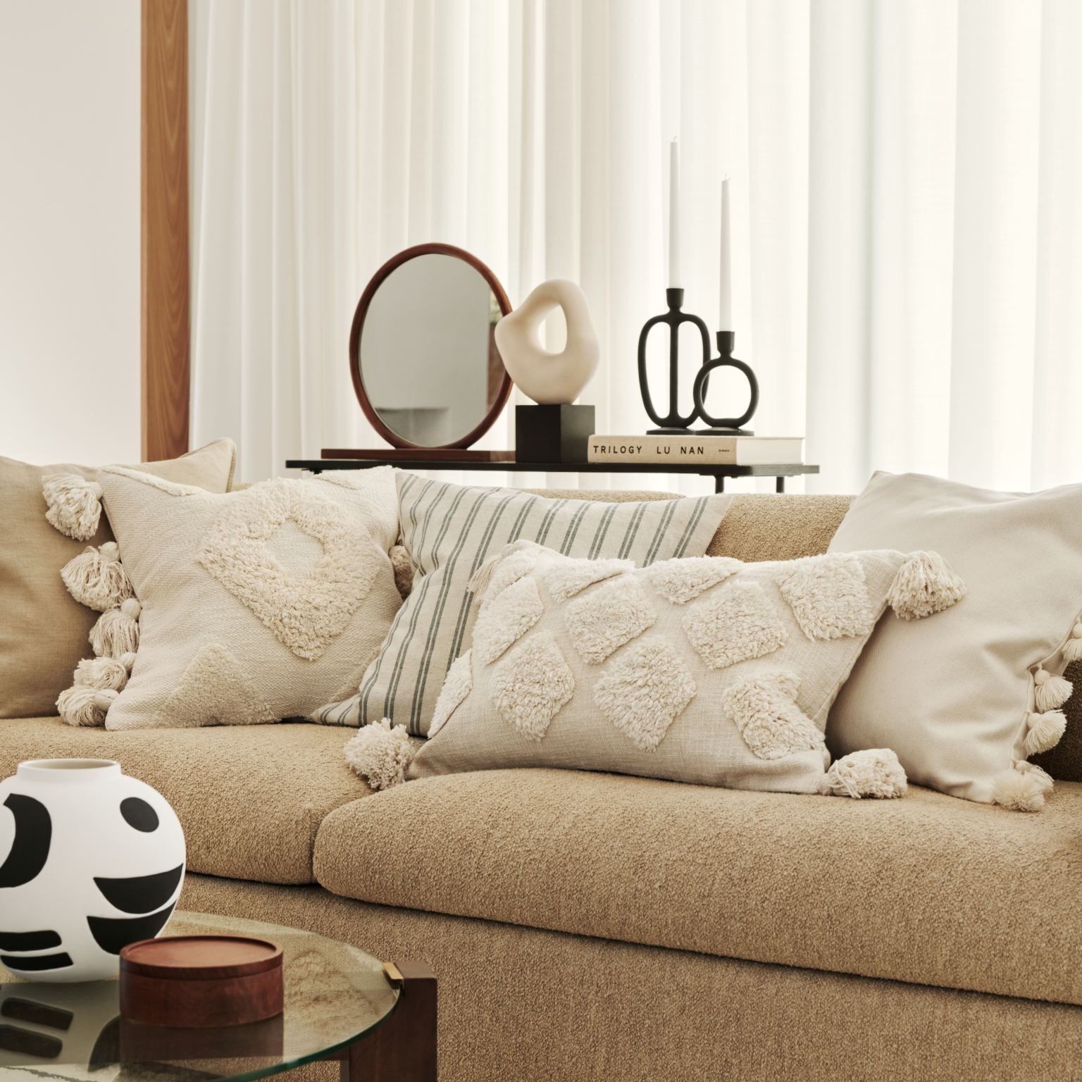 5 Home Decor Tips and Ideas for Decorating With Throw Pillows - EDM Chicago