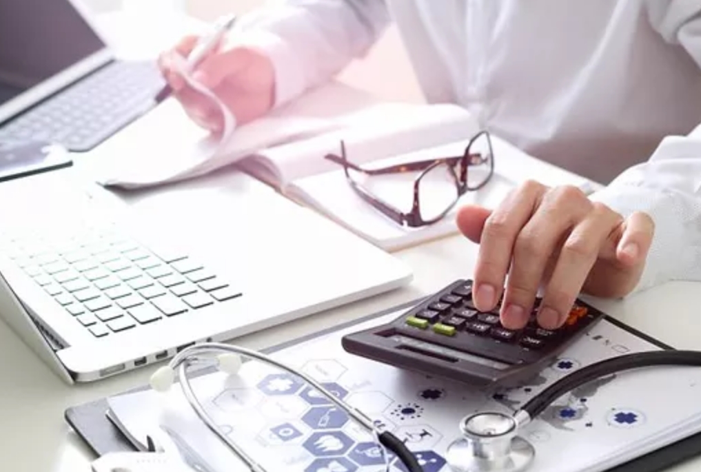 How To Use An International Calling Card When Travelling - EDM Chicago