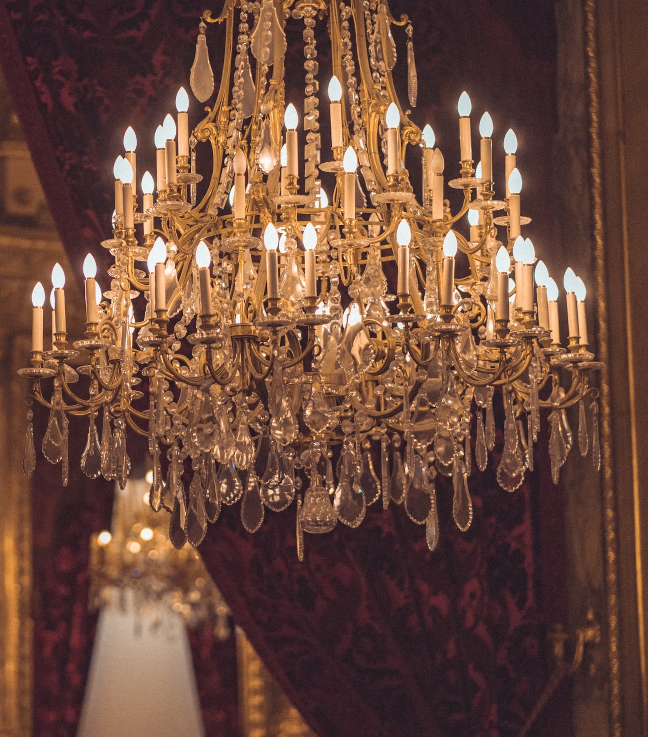 How To Choose The Perfect Chandelier For Your Home - EDM Chicago