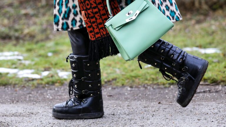 10 Chic Ways to Wear Snow Boots to the Office: How To Mix And Match ...
