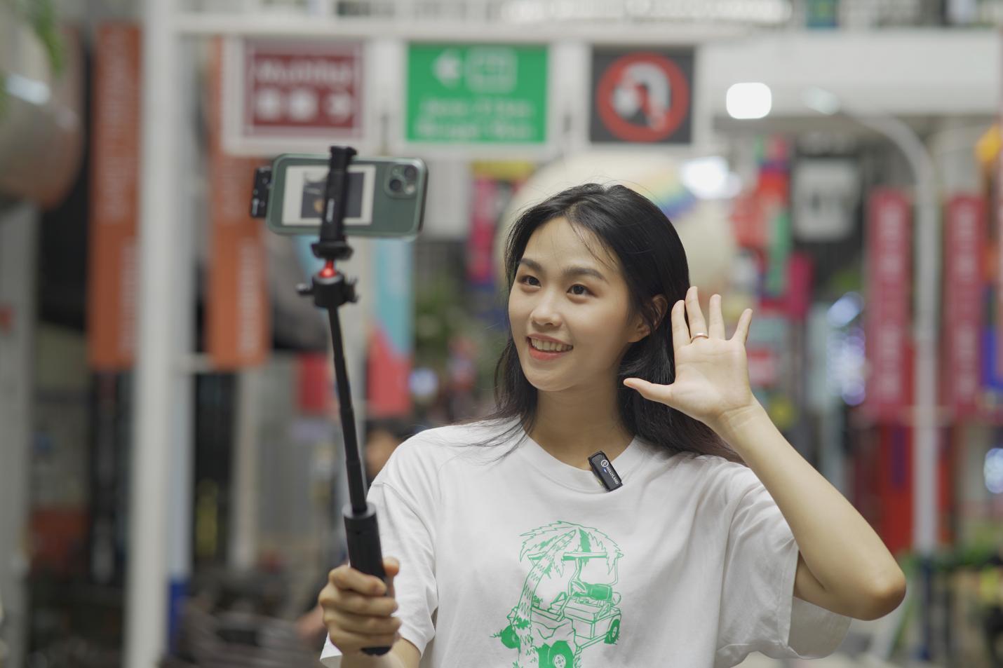 Digital Wireless Microphone Makes iPhone the Best Vlogging Choice - EDM ...