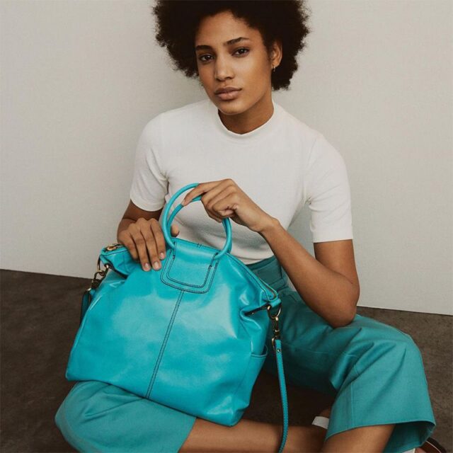 How to Style a Bag – Tips and Ideas To Dress up Any Outfit - EDM Chicago