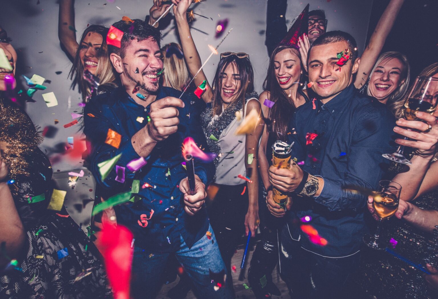 7 Benefits Of Chartering A Private Party Bus - EDM Chicago