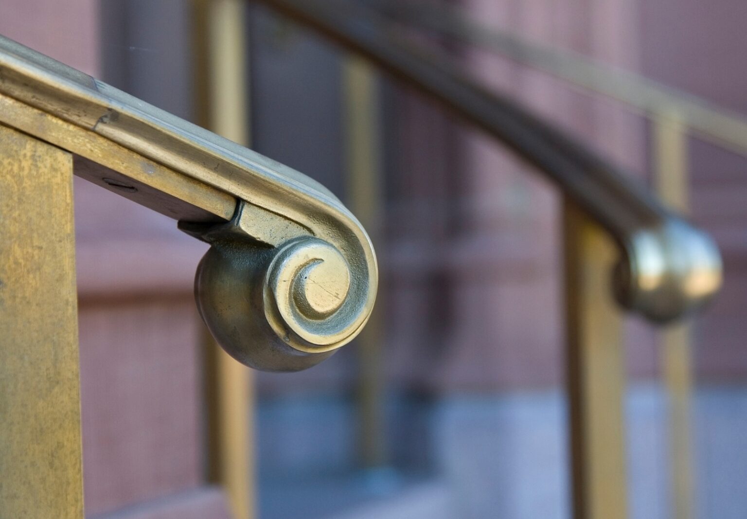 Elevate Your Home's Appeal With 8 Custom Metal Railing Concepts - EDM ...