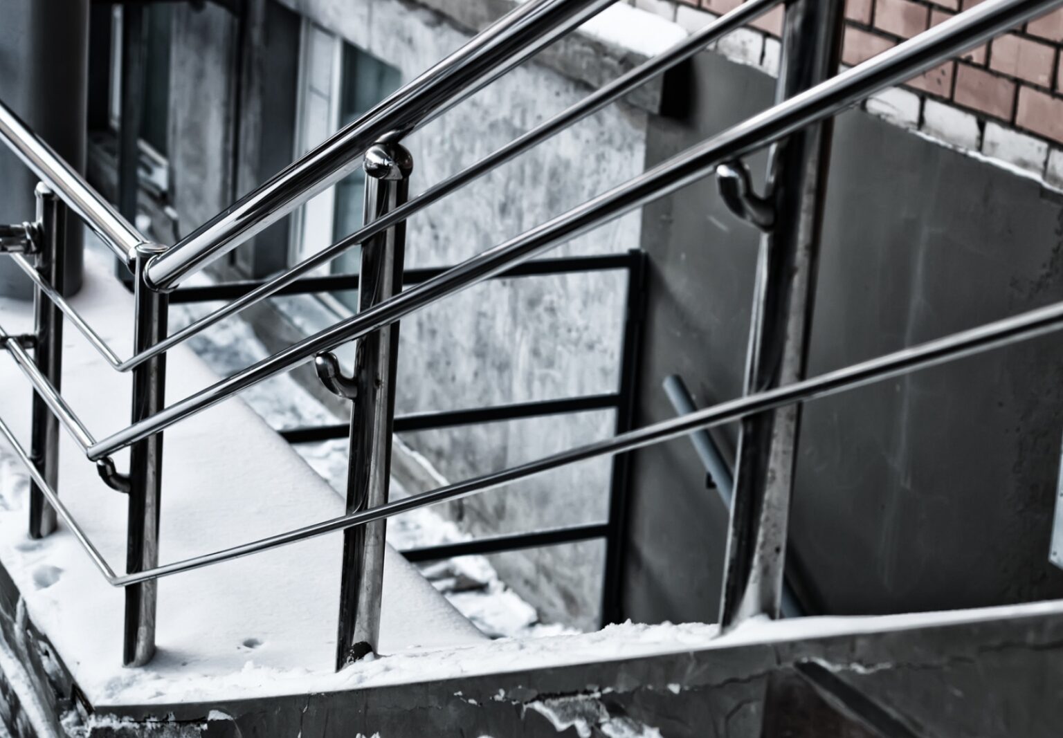 Elevate Your Home's Appeal With 8 Custom Metal Railing Concepts - EDM ...